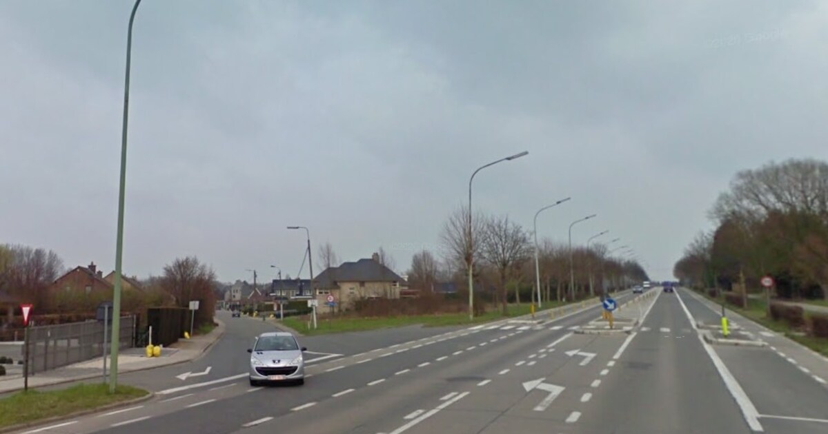 Tijdelijke verkeerslichten op Oudenaardsesteenweg | Erpe-Mere | HLN.be