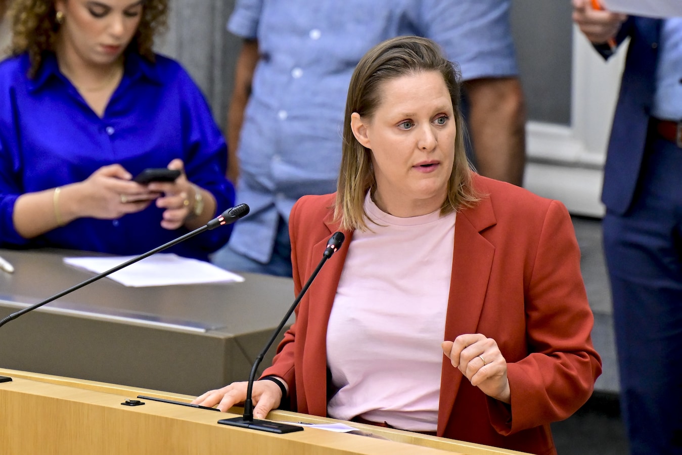 EXCLUSIEF. Amper Nederlands en gedomicilieerd bij directeur: details ...