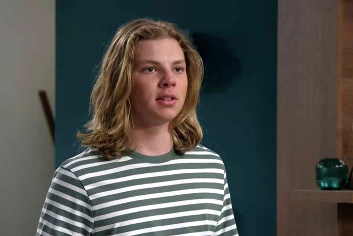 Opvallende metamorfose in ‘Thuis’: Robin ziet er bij terugkomst uit ...