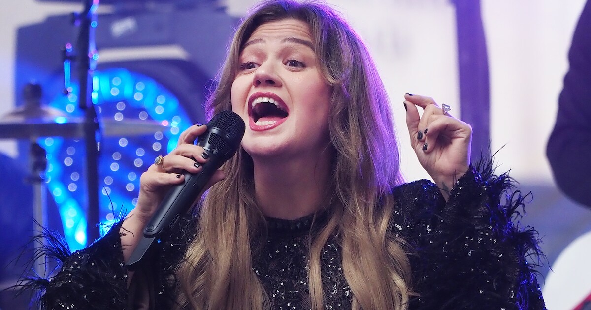 Kelly Clarkson geeft benefietconcert na dodelijke overstromingen in ...