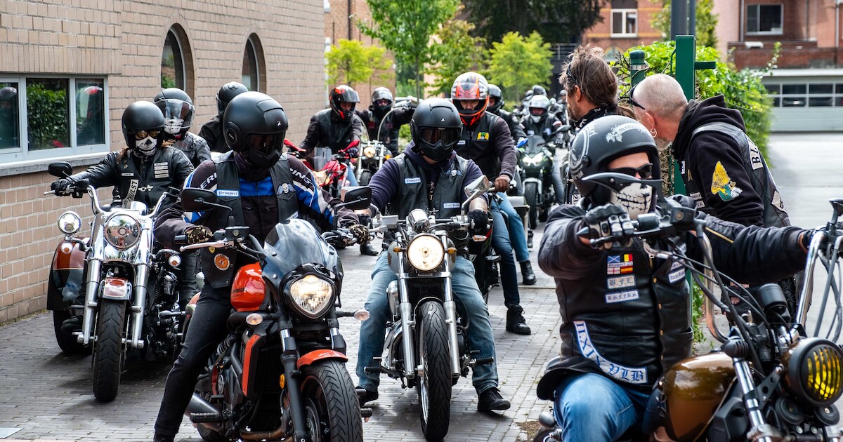 Politie hele nacht paraat in Bilzen om feest van motorclub te voorkomen ...