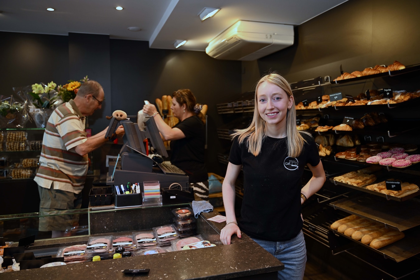 Luna is amper twintig en staat nu al aan het hoofd van een bakkerij ...