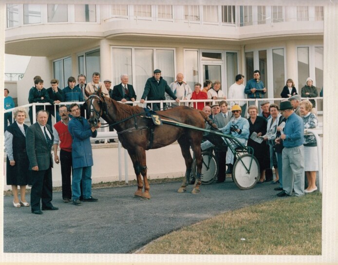 63 jaar lang was Lieve conciërge van de hippodroom in Kuurne: “Ze wilde ...
