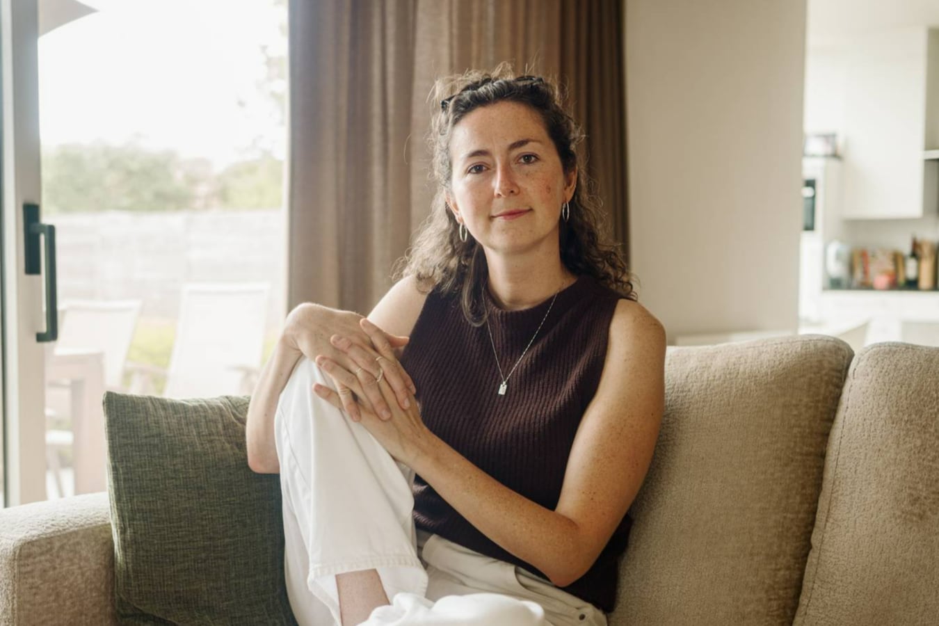 CEO Maura (33) wil taboe doorbreken en deelt haar loon van 10.000 euro ...