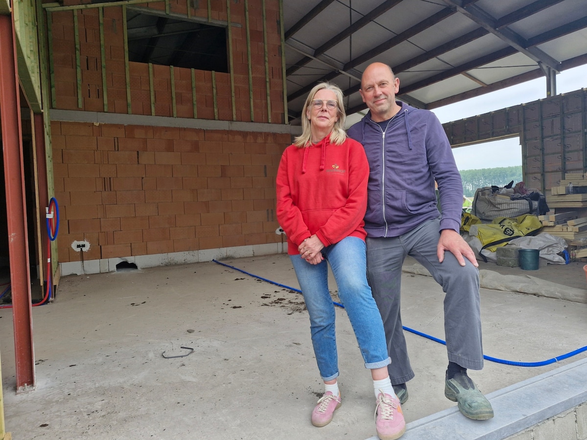 Caroline (57) en Luc (56) maken van hun landbouwbedrijf in Ruiselede ...