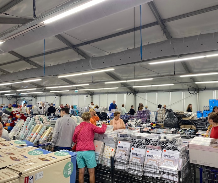 Aldi-outletstore ontvangt heel wat volk in eerste openingsweekend | Izegem | hln.be