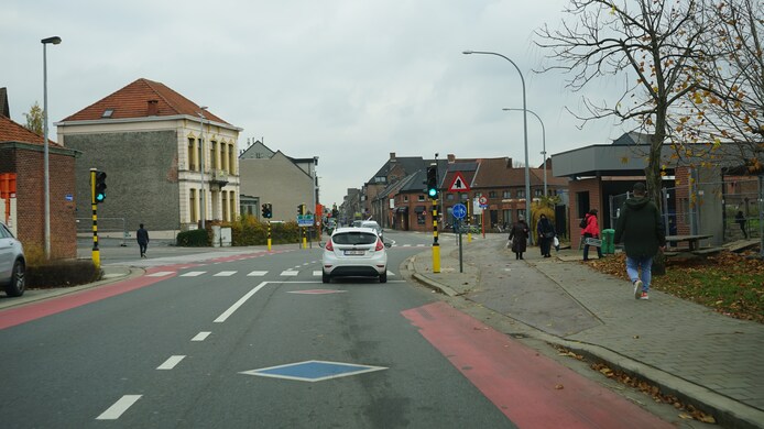Hoogkamerstraat krijgt eerste conflictvrij kruispunt: “Veiliger maken voor alle ...
