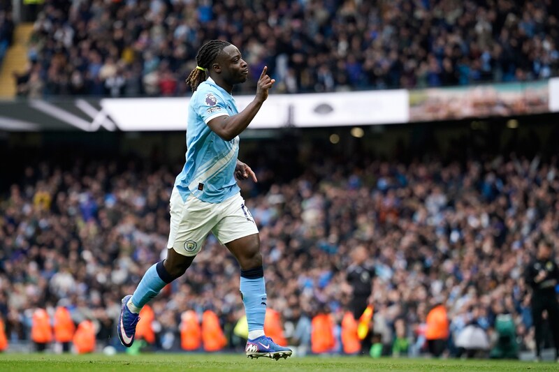 Jeremy Doku zet Manchester City op voorsprong: kunnen de Citizens ...