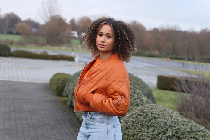 Jools Jatta Janssens uit ‘Familie’ ontdekte plots een nieuwe broer: “Ik ...