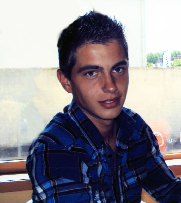 Aula te klein bij afscheid Gregory Blom | Denderleeuw | hln.be