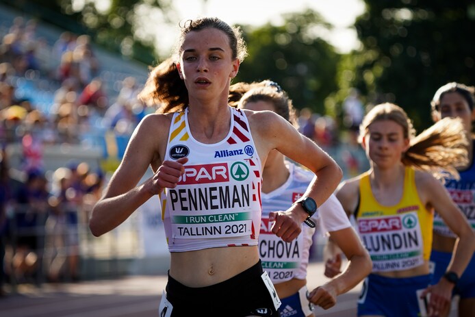Charlotte Penneman wint 1000m op Youth Memorial | Sport in de buurt ...