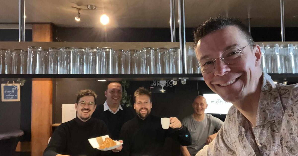 Verkiezingscafé gaat één dag open: “Om 8 uur stonden ze al aan de deur ...