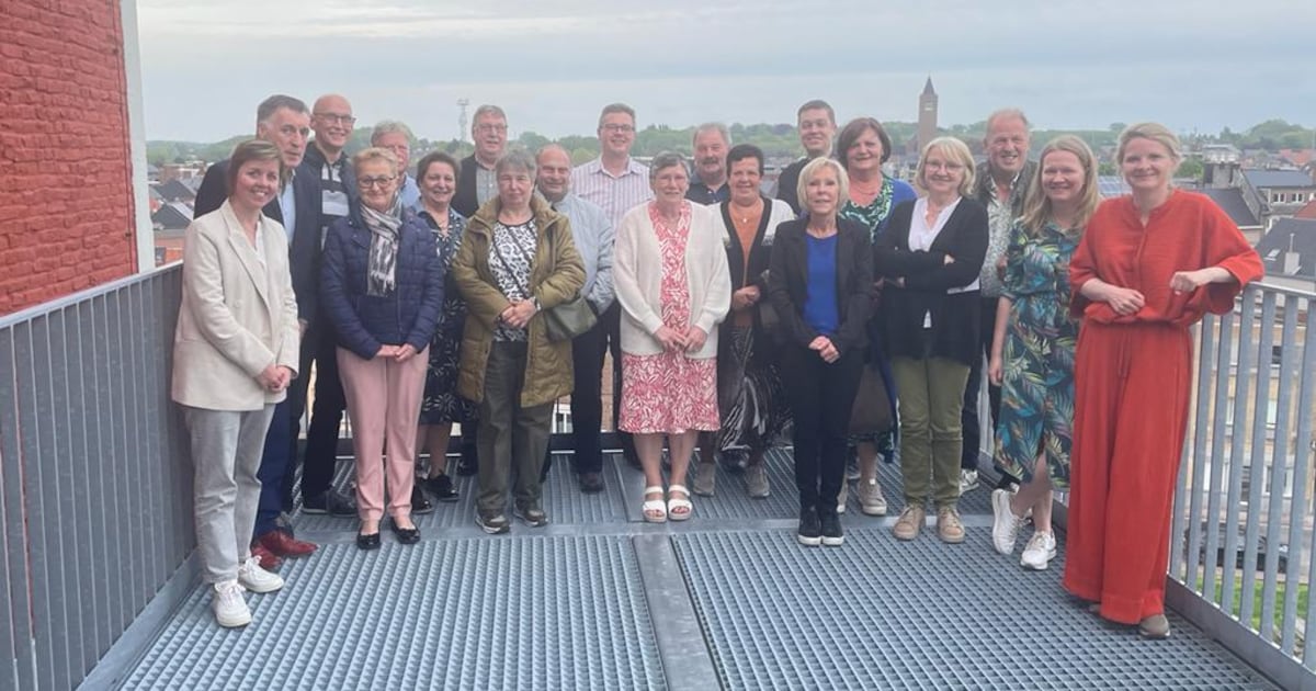 Zottegem huldigt achttien gepensioneerde personeelsleden | Zottegem ...