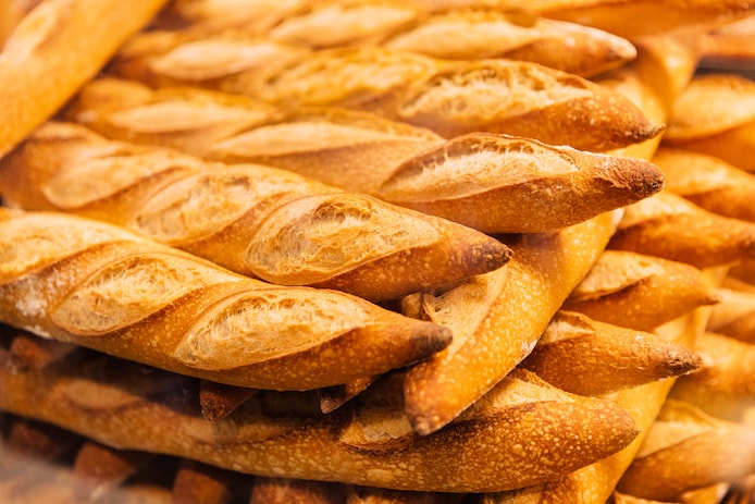 Wat is het verschil tussen stokbrood en Frans brood? Bakker legt uit én ...