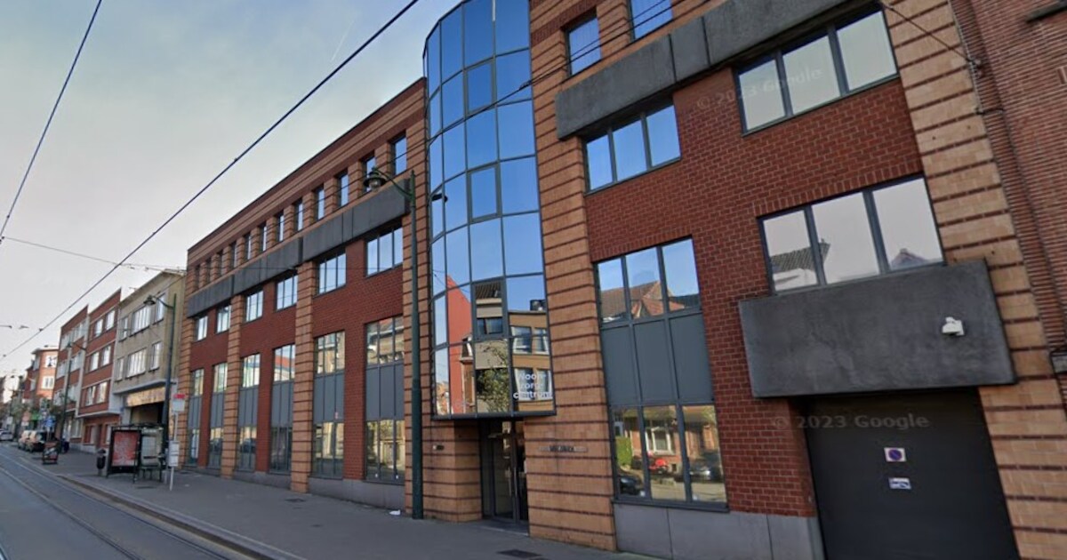 Protest tegen uitzetting honderdtal mensen uit voormalig rusthuis in ...