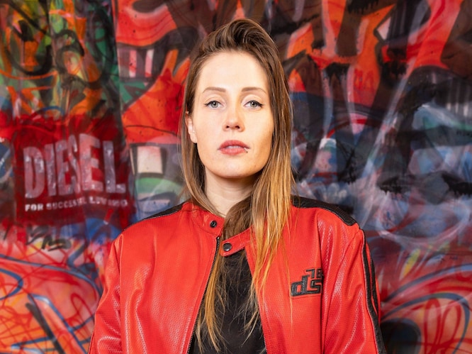 Dikke, de Limburgse rapper die vanuit het niets op 1 belandde in ...