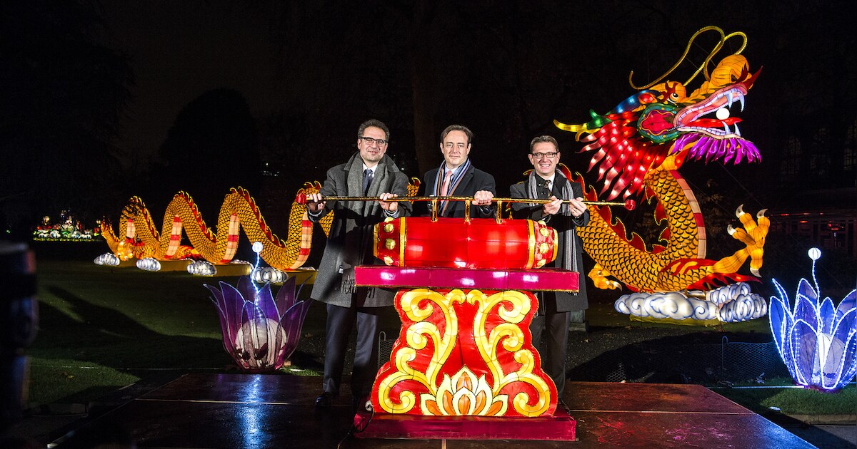 De Wever ontsteekt lampjes van Chinese lichtshow in Zoo | Antwerpen ...