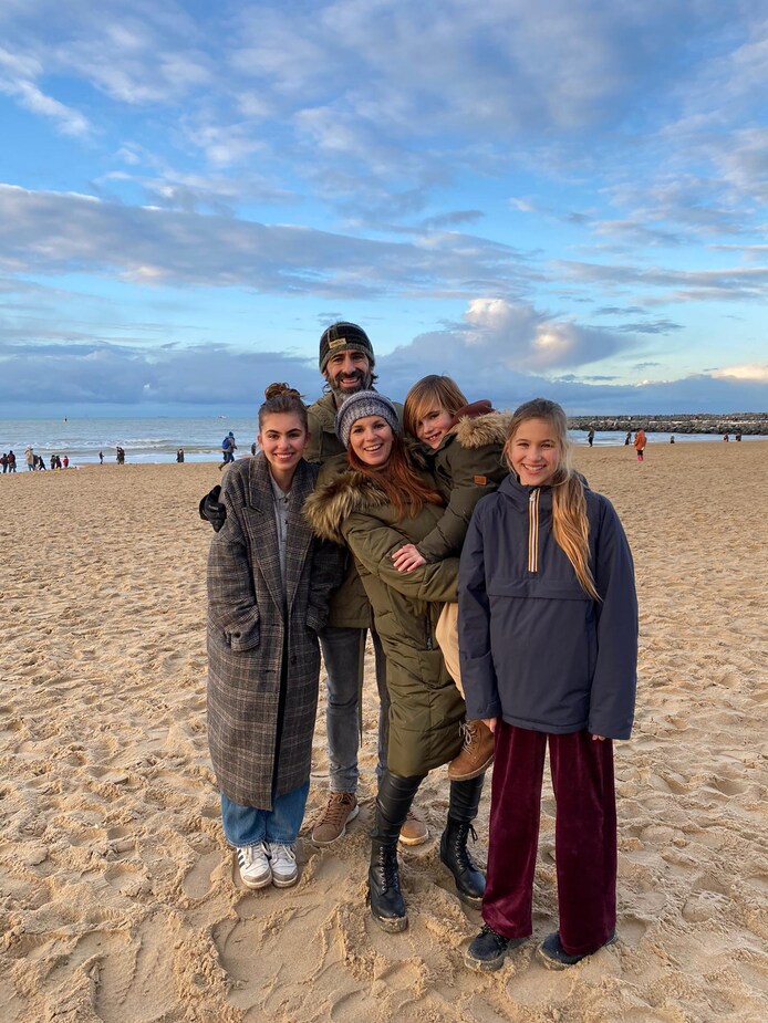 BV MET CONGÉ. Katja Retsin en Jan Schepens waaien met hun gezin uit aan ...