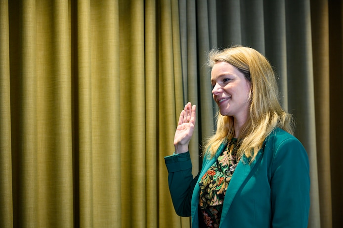 Sanne Van Looy (N-VA) legt tweede keer eed af als burgemeester van ...