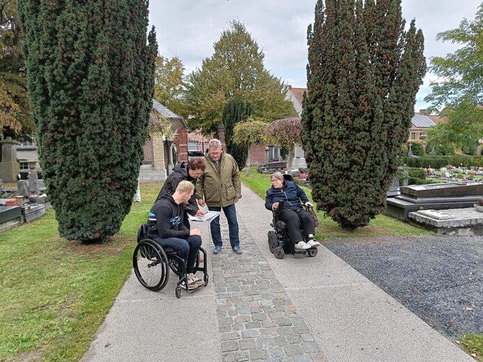 Mooie grafsteen gespot in Ieper? Dan kan je er misschien zélf onder ...