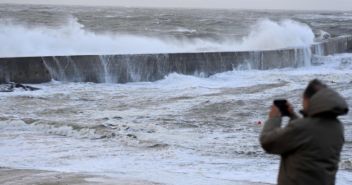 LIVE STORM CIARÁN. Ochtendspits op het spoor kan normaal verlopen ...