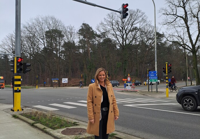 Aanpassing slimme verkeerslichten moet Lindekens veiliger maken: “Een veilig en conflictvrij ...