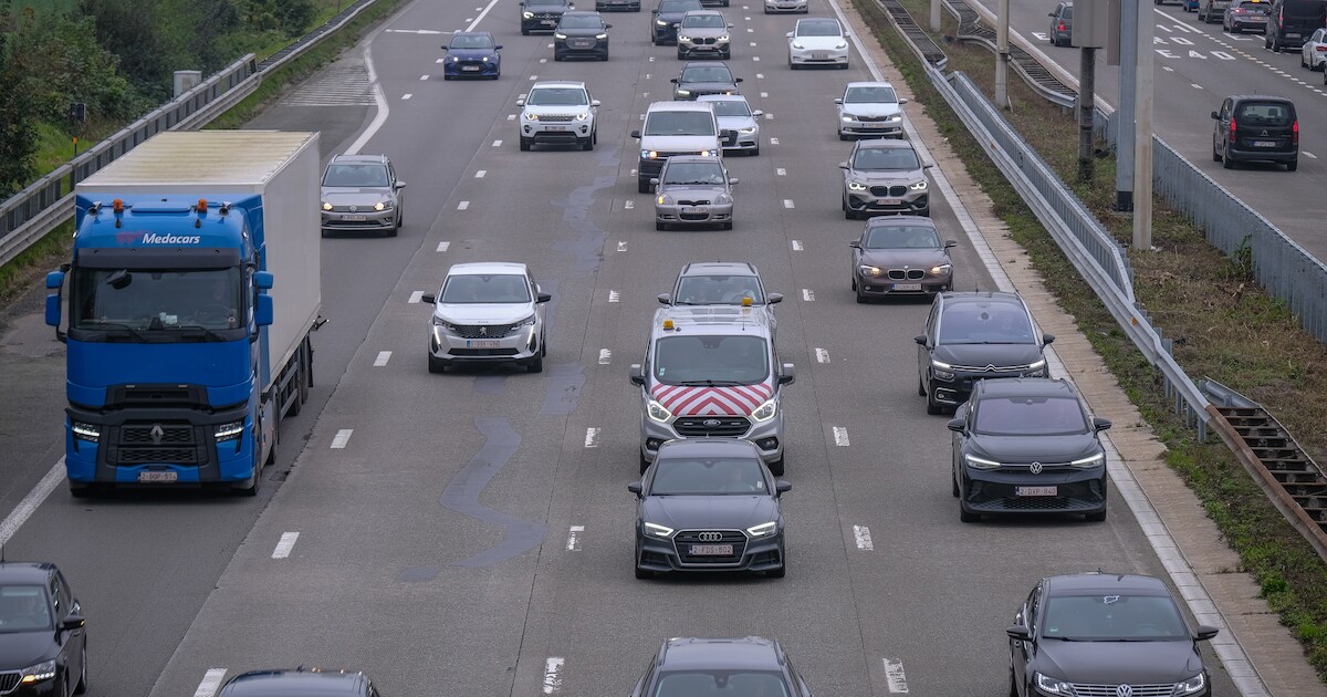 Wachttijd neemt af op E40 richting Brussel na ongeval met vrachtwagen ...