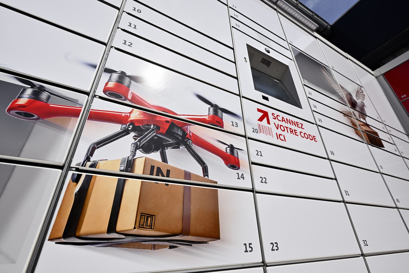 Bpost en PostNL zien opmerkelijke piek in het aantal pakketjes. En dat ...
