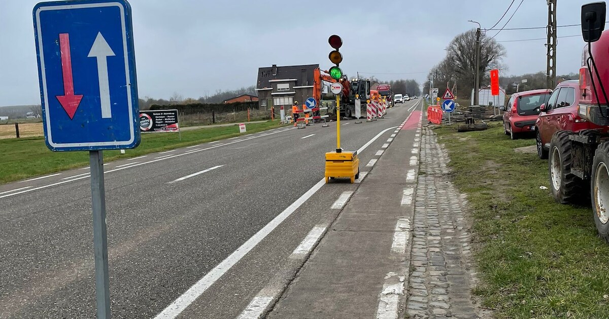 Verkeerslichten op Provinciebaan regelen verkeer tijdens wegenwerken | Rotselaar | HLN.be