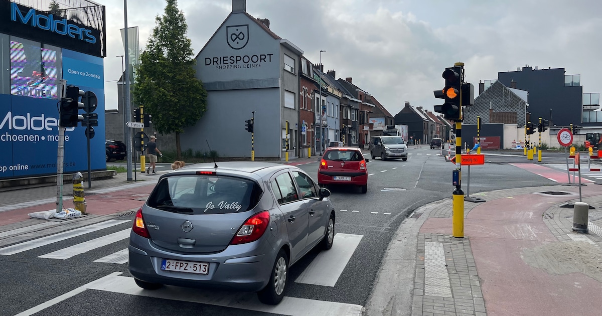 Verkeerlichten Driespoort-kruispunt op knipperstand tijdens bouwverlof: “Niet ideaal, maar beste ...