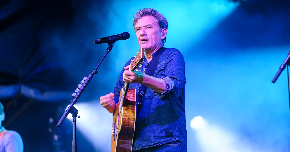 Bart Peeters en de Ideale Mannen geven verrassingsconcert in De Gam ...