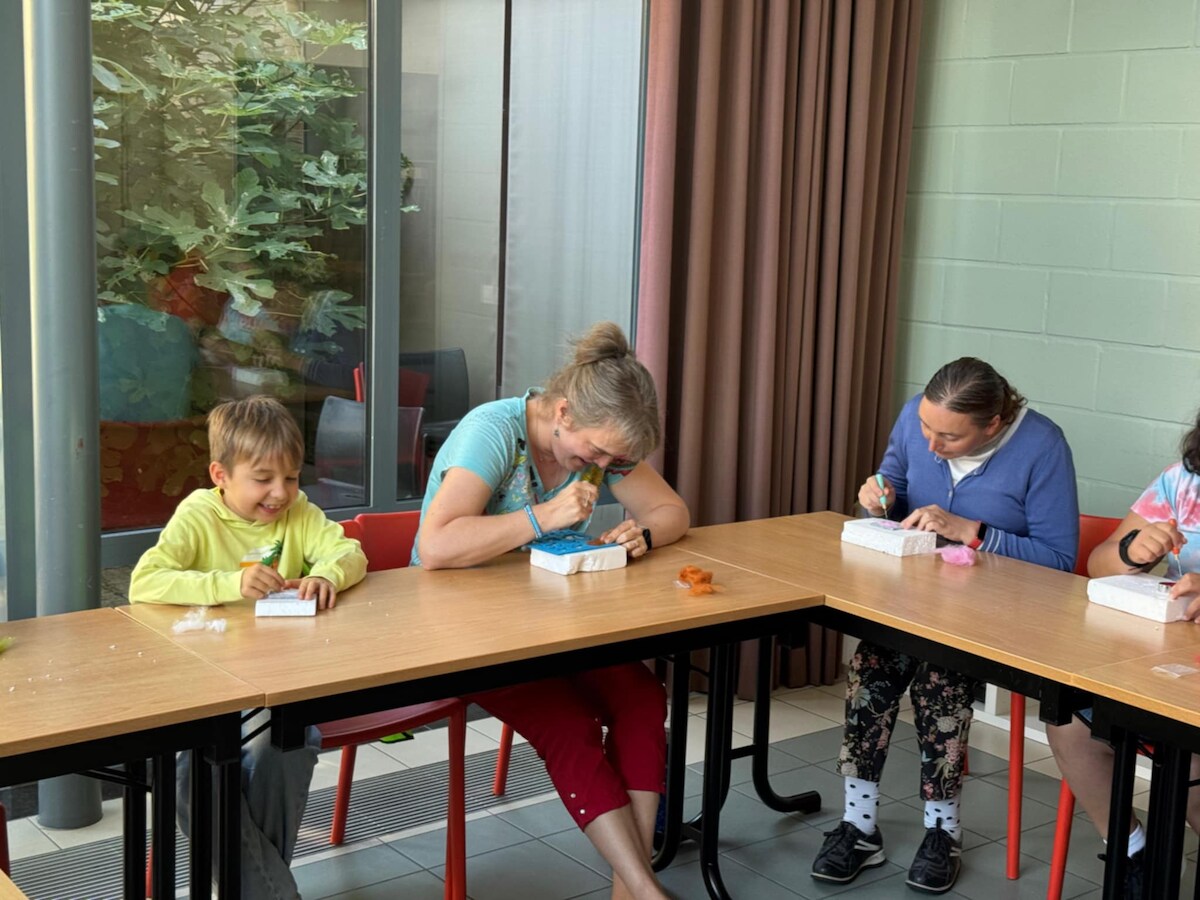 Voor overleden papa Dries (39) steunen leerlingen De Boomhut ...