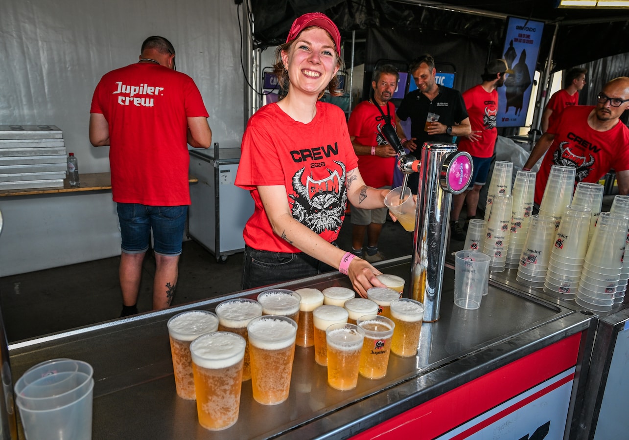 Graspopcrew werkt in 35 graden en wordt beste festivalcrew van 95 ...