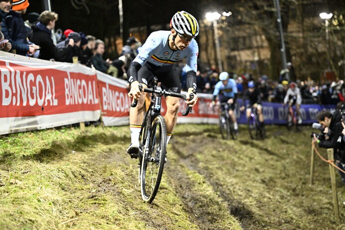 Luca Brecel duikt het veld in: snookerspeler doet op 30 december mee ...