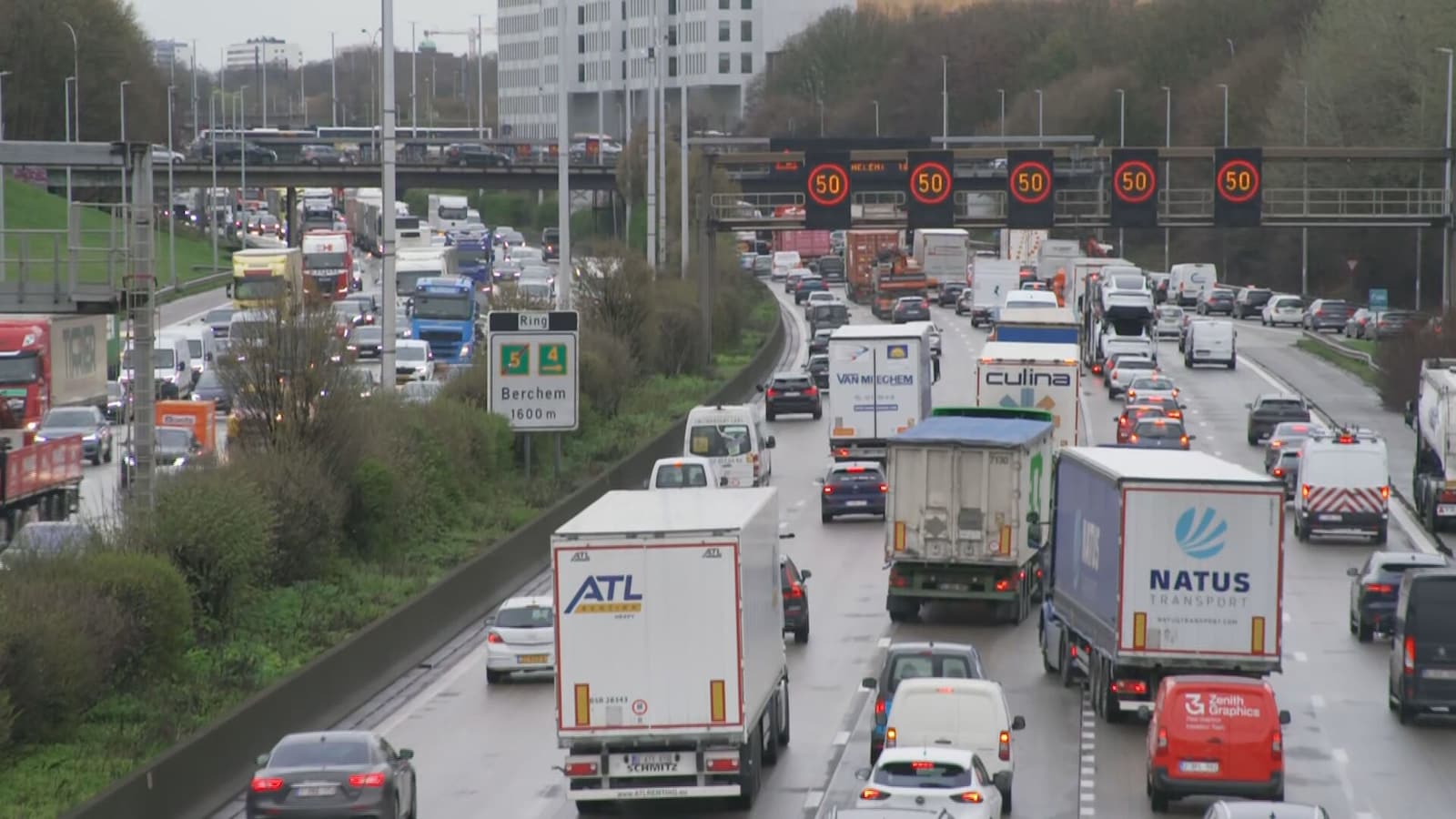 Nog 25 minuten file op Antwerpse ring richting Gent door ongeval ter ...