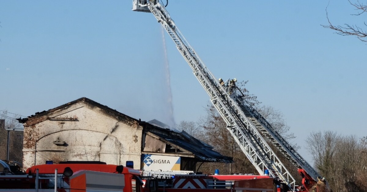 Veel rook door hevige brand in verlaten station Ukkel-Kalevoet: “Houd ...