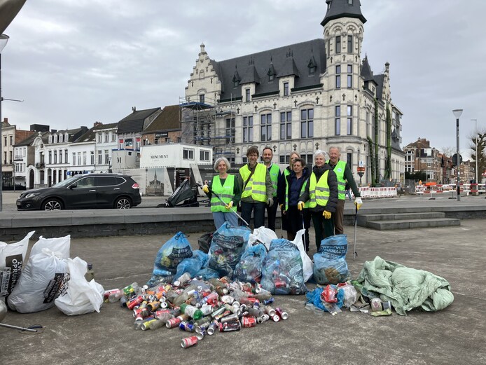 MeerdanGroen ruimt zwerfvuil: “Statiegeld op drankverpakkingen kan werk ...