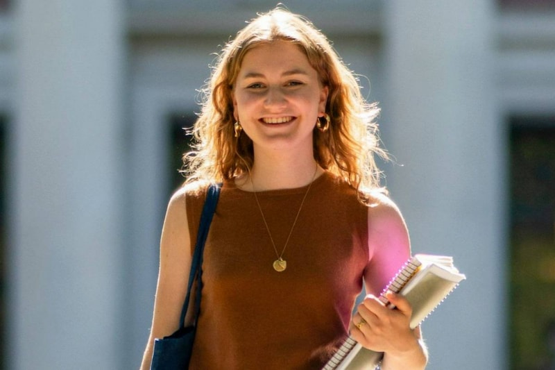 Zo ziet de afstudeerweek van prinses Elisabeth eruit | Showbizz | HLN.be
