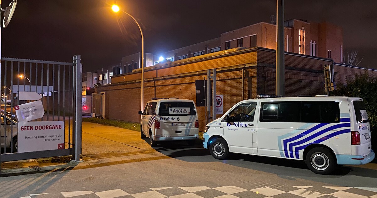 Alle 48 hooligans die na Club-Antwerp opgepakt werden, krijgen ...