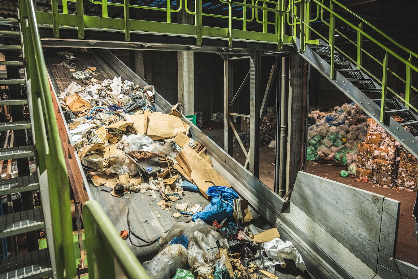 Hier komt het afval van heel wat Gentse bedrijven terecht: Veolia opent ...