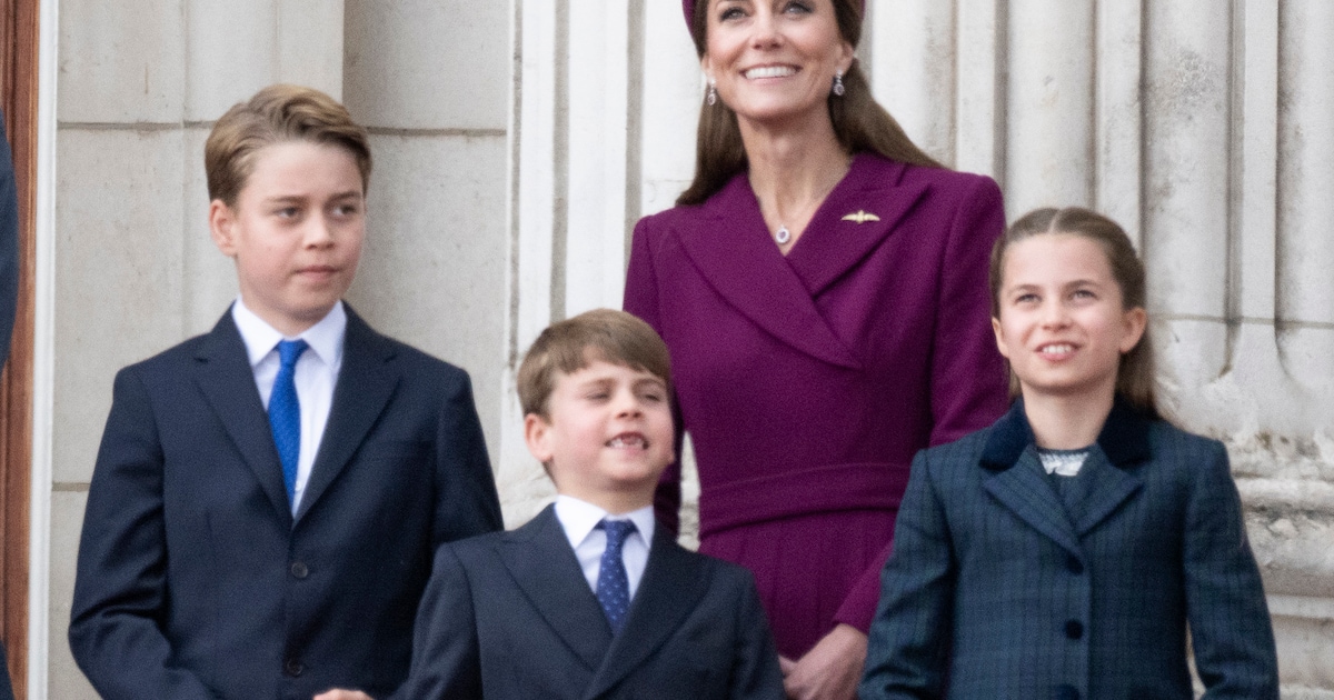 KIJK. Jonge prins Louis (7) laat opnieuw zijn ondeugende kant zien ...