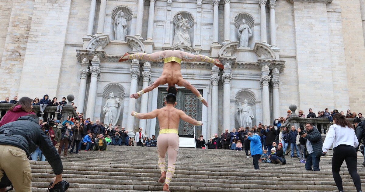 Van acrobatische trappenlopers tot wereldkampioen eenwieleren: Theater ...