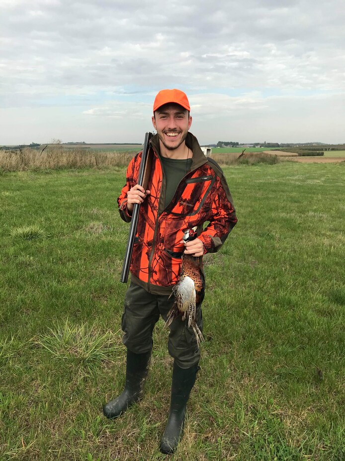 Jagers worden jonger en vrouwelijker: “Oude papzak die vanop stoeltje het bos leegschiet, dat ...