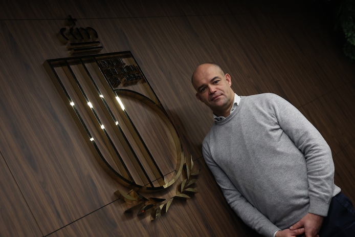 De werven van Peter Willems als CEO van de voetbalbond: “Ook tegen ...