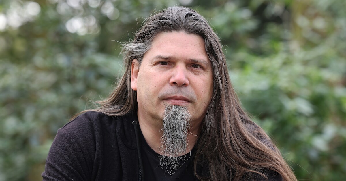 “Volgens Simon Cowell draaide Kurt Cobain zich om in z’n graf na mijn Nirvana-cover”: 20 jaar ...