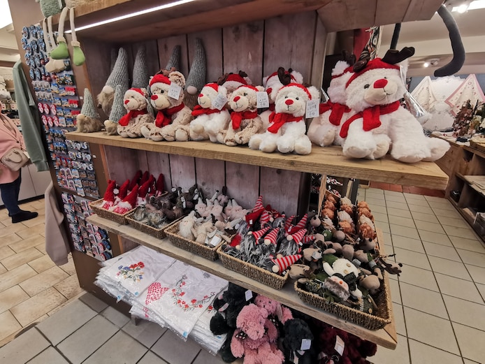 Deze Brugse winkeliers zijn trots op hun kerstetalage: “We draaien 1/3 ...