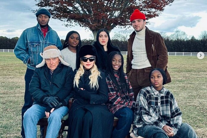 Zeldzaam familieportret: Madonna op Thanksgiving herenigd met haar zes ...