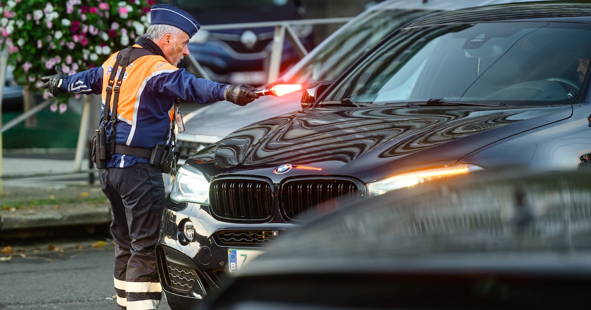 Op stap met ‘The Terminator’, de verkeersagent die alle boeterecords ...