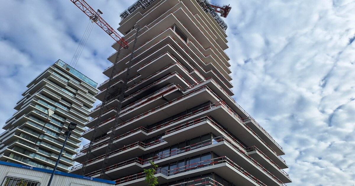 Brand in ruwbouw Sky Tower 2: vuur onder controle en geen gewonden ...