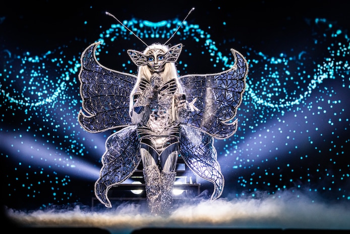 Vlinder moet ‘The Masked Singer’ verlaten, ontdek hier wie er onder het ...